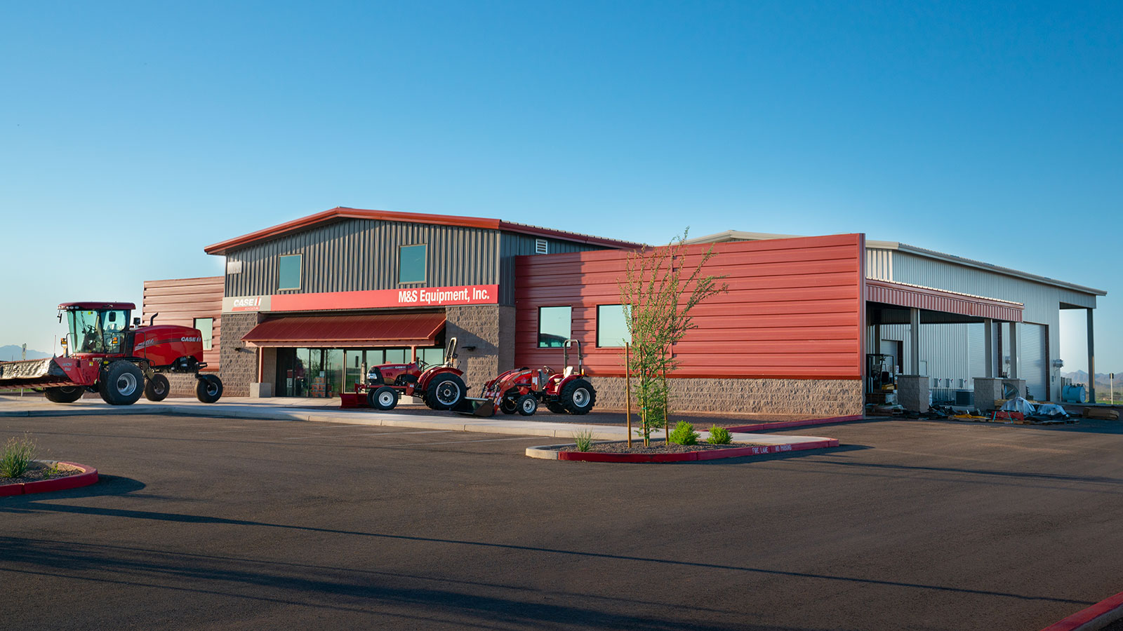 Case Tractor – Architectural Building Systems